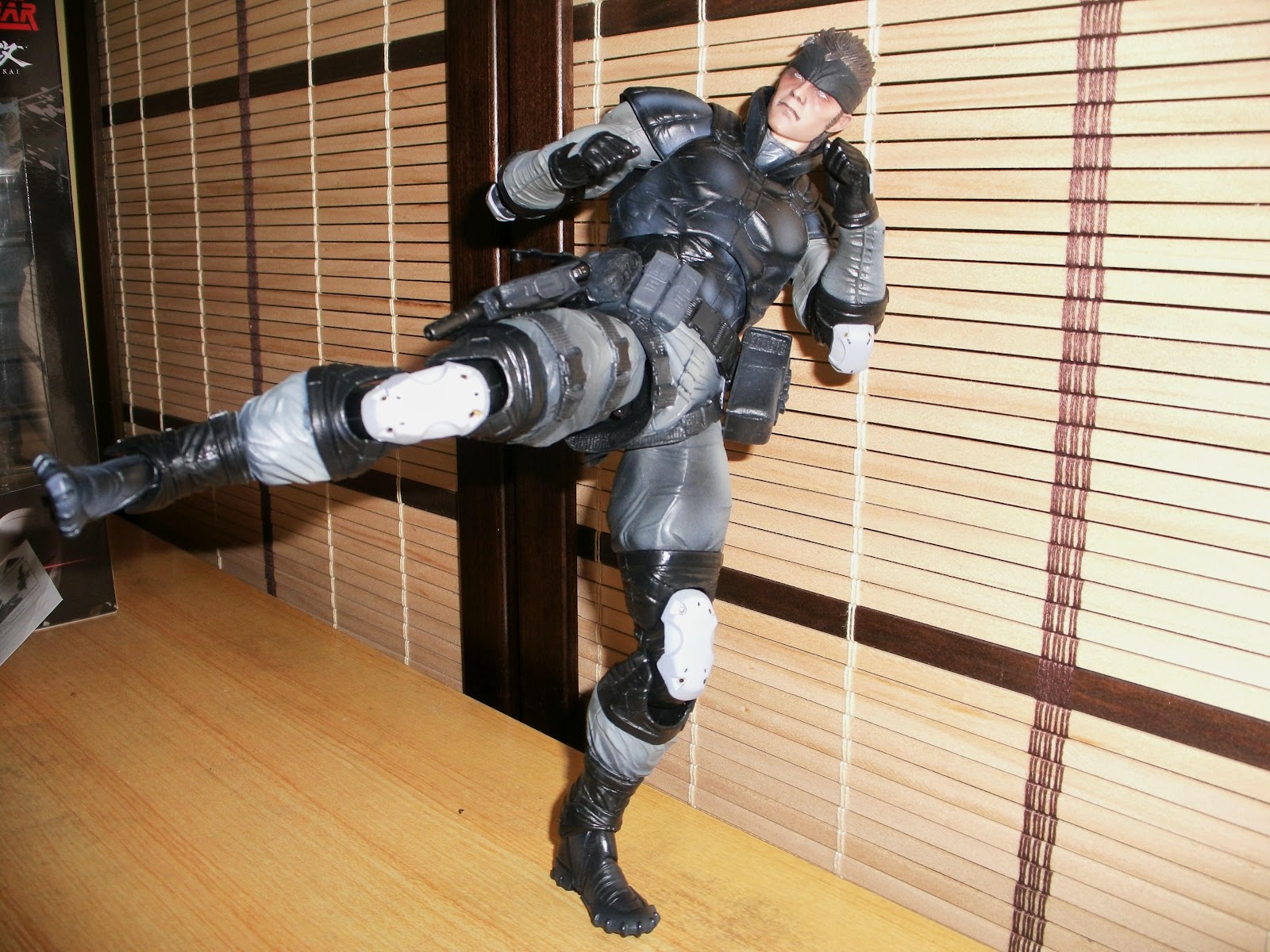 Angels and Summer: Play Arts Kai Solid Snake - Metal Gear Solid Review