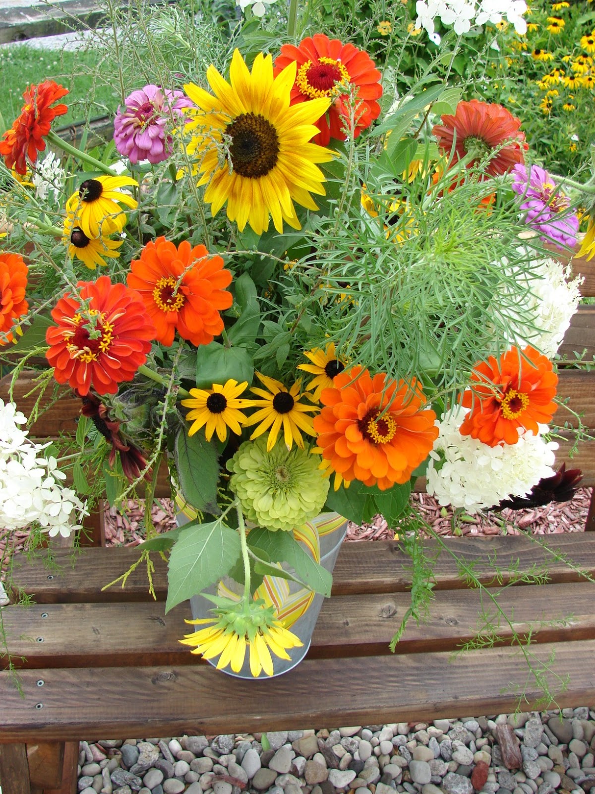 Cobblestone Farms: "Fresh Flower Friday"