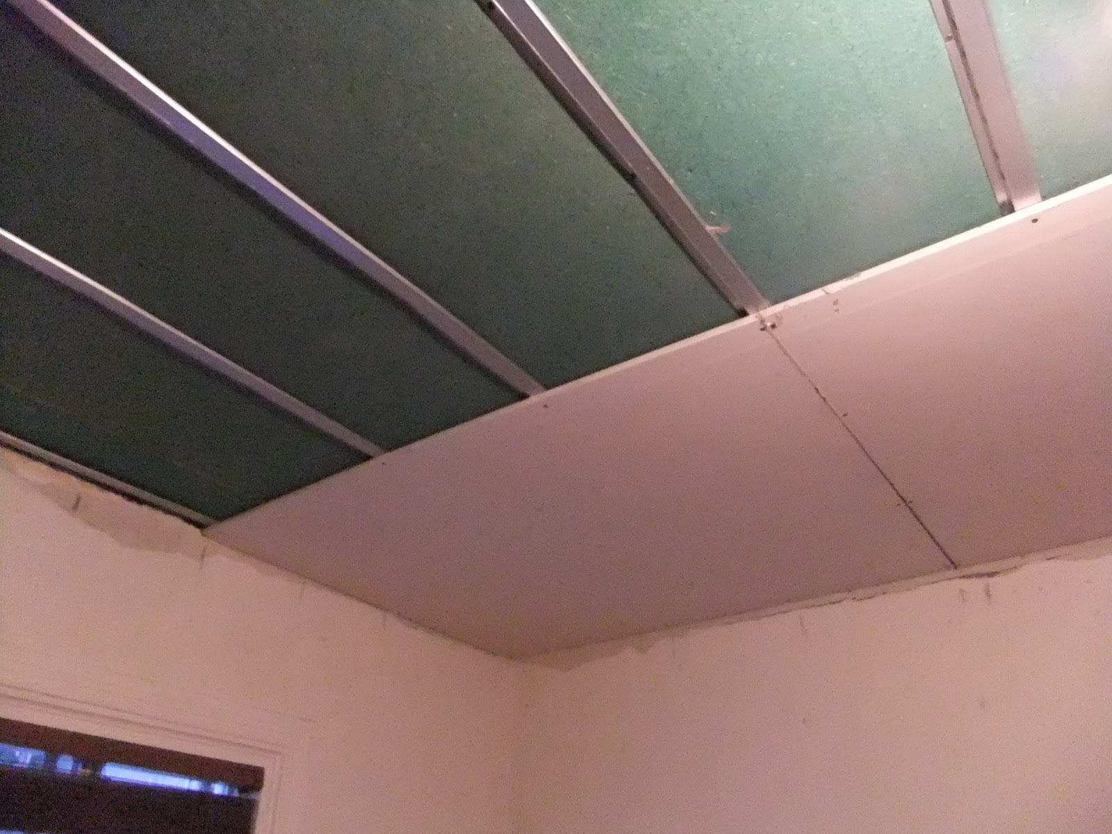 Comment insonoriser un mur ou un plafond