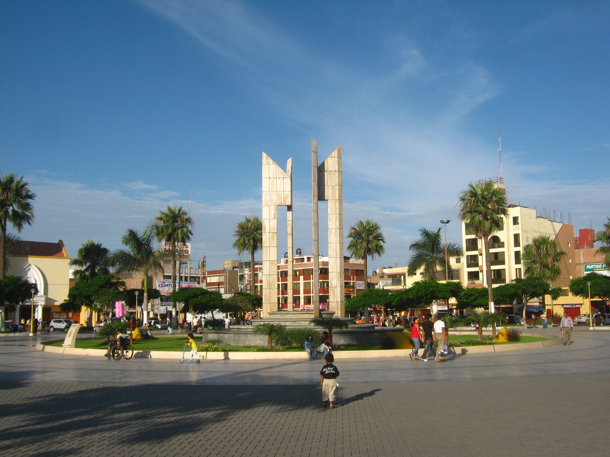 PIE A PIE EN CHIMBOTE : Lugares Turísticos :)