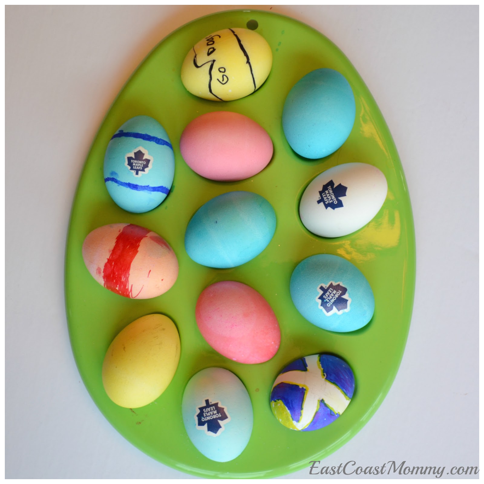 East Coast Mommy Simple Easter Egg Decorating Ideas east-coast-mommy-simple-easter-egg-decorating-ideas