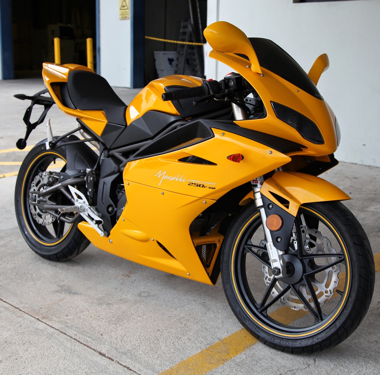 Todo sobre motos: Galería: Motomel Megelli 250