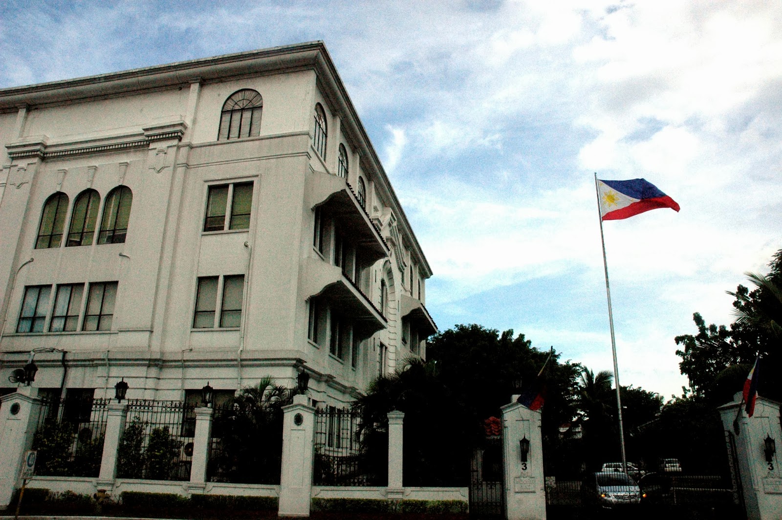 DUDE FOR FOOD: The Casa Roces Experience