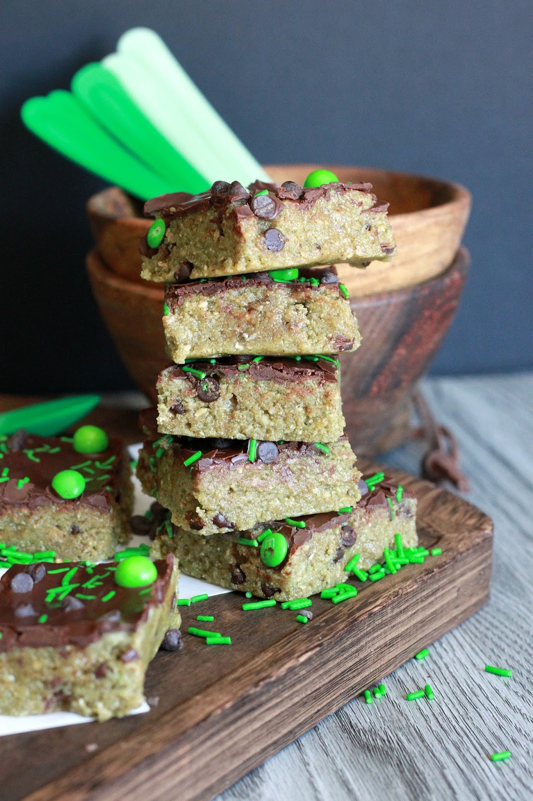 Feeding My Addiction: Mint Chocolate Chip Protein Bars