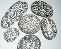 Totally Tutorials: Tutorial - How to Make Painted Stones
