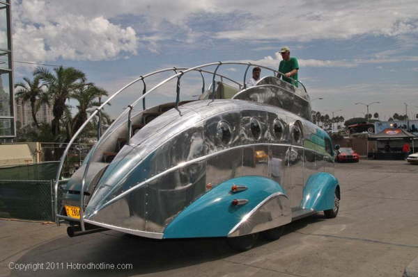 Le camping-car Passe partout: le Decoliner, le camping-car de Flash Gordon