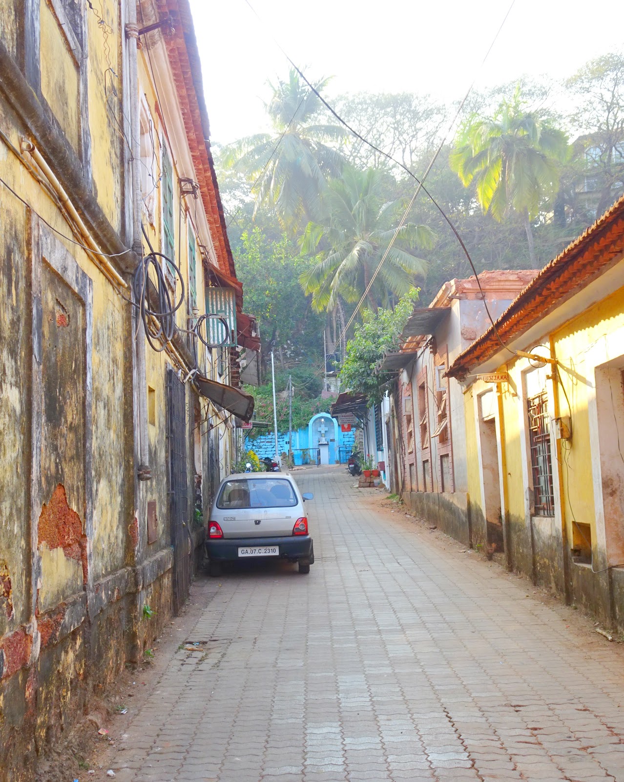 Vintage Vixen: She's Like A Rainbow - Fontainhas, The Colourful Streets ...