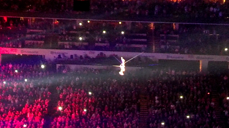 Batson's Blog: Pink: The Truth About Love Tour - reviewed.