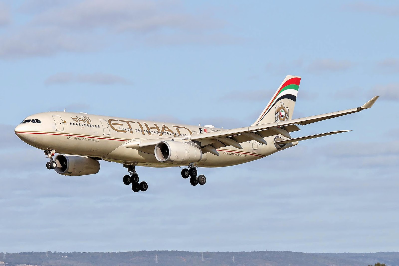 Perth Airport Spotter's Blog: First Etihad Airways A330-243 arrives ...