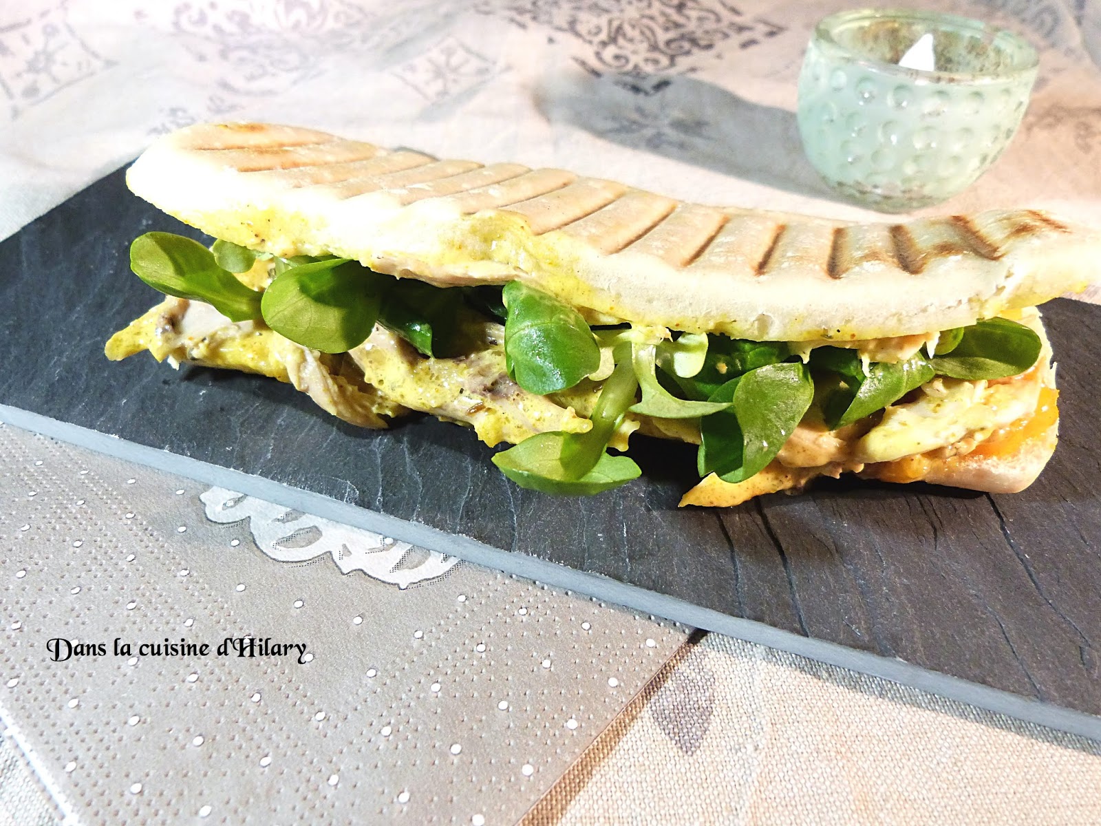 Dans la cuisine d'Hilary: Panini au poulet, curry, cheddar et mâche ...