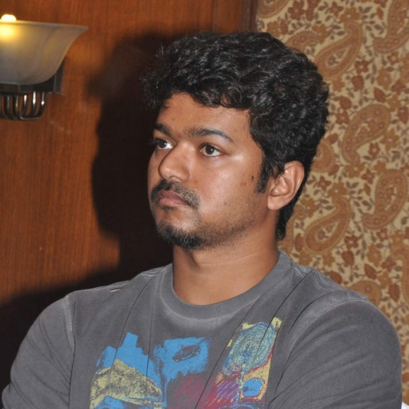 Media Gallery: Vijay Press Meet For Thanks to Nanban Success Stills