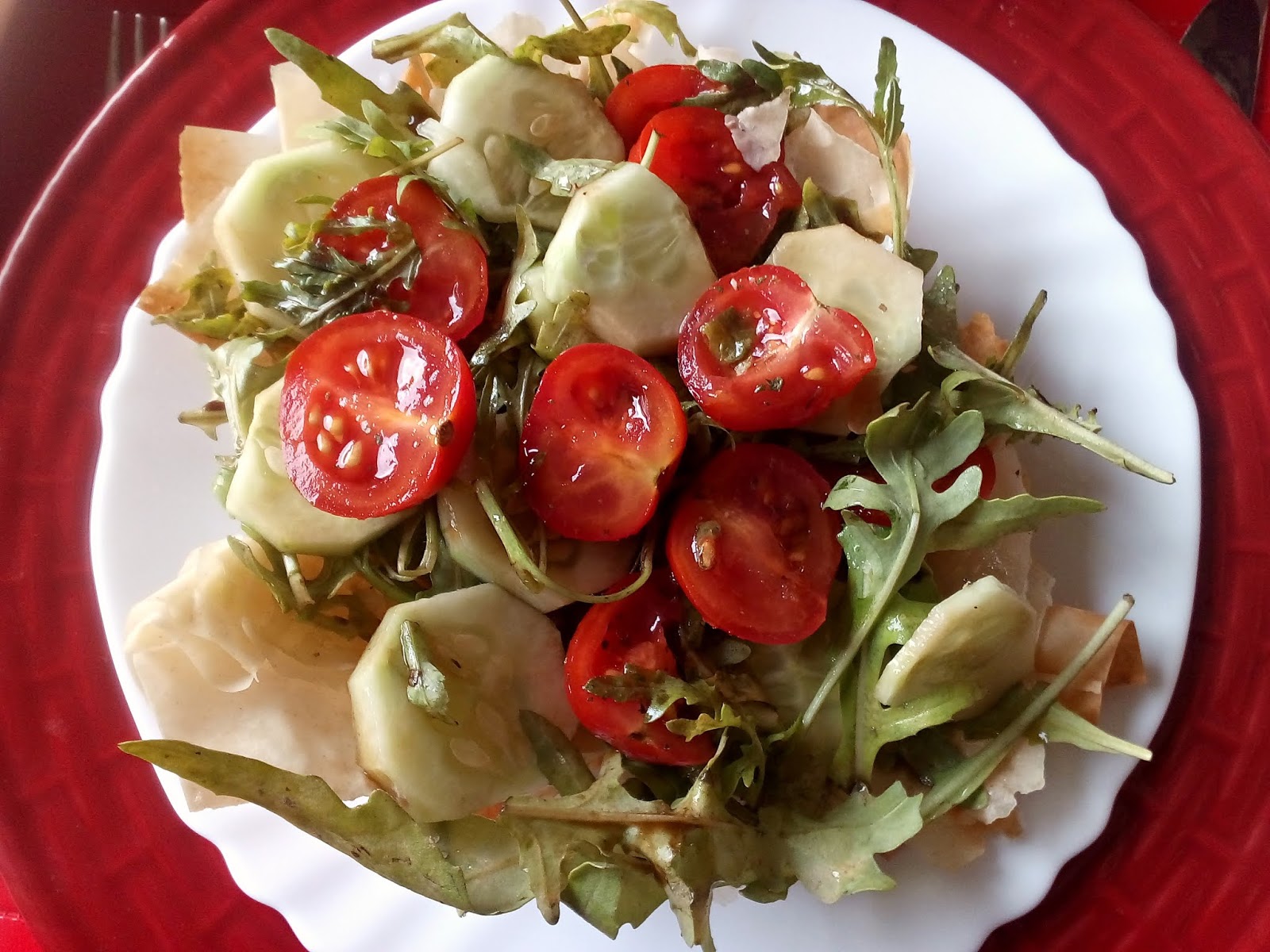 Slatko-slani kutak: Salata od rikule, cherry paradajza i krastavaca