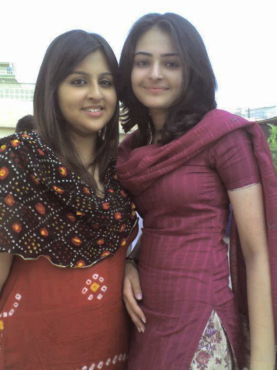 Desi Indian Local Girl Pictures Gallery