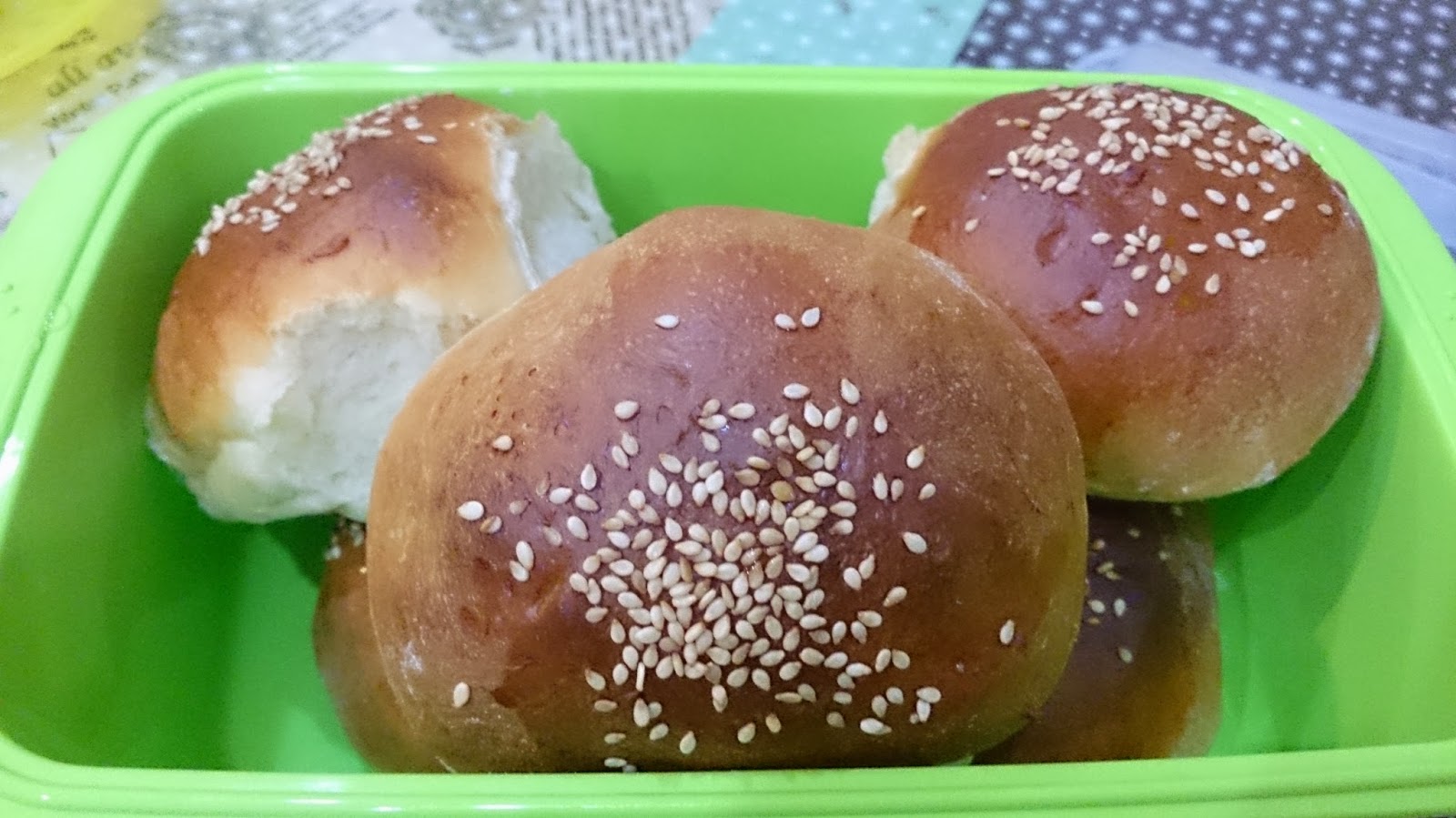 Koleksi Resepi kocie........: Roti burger