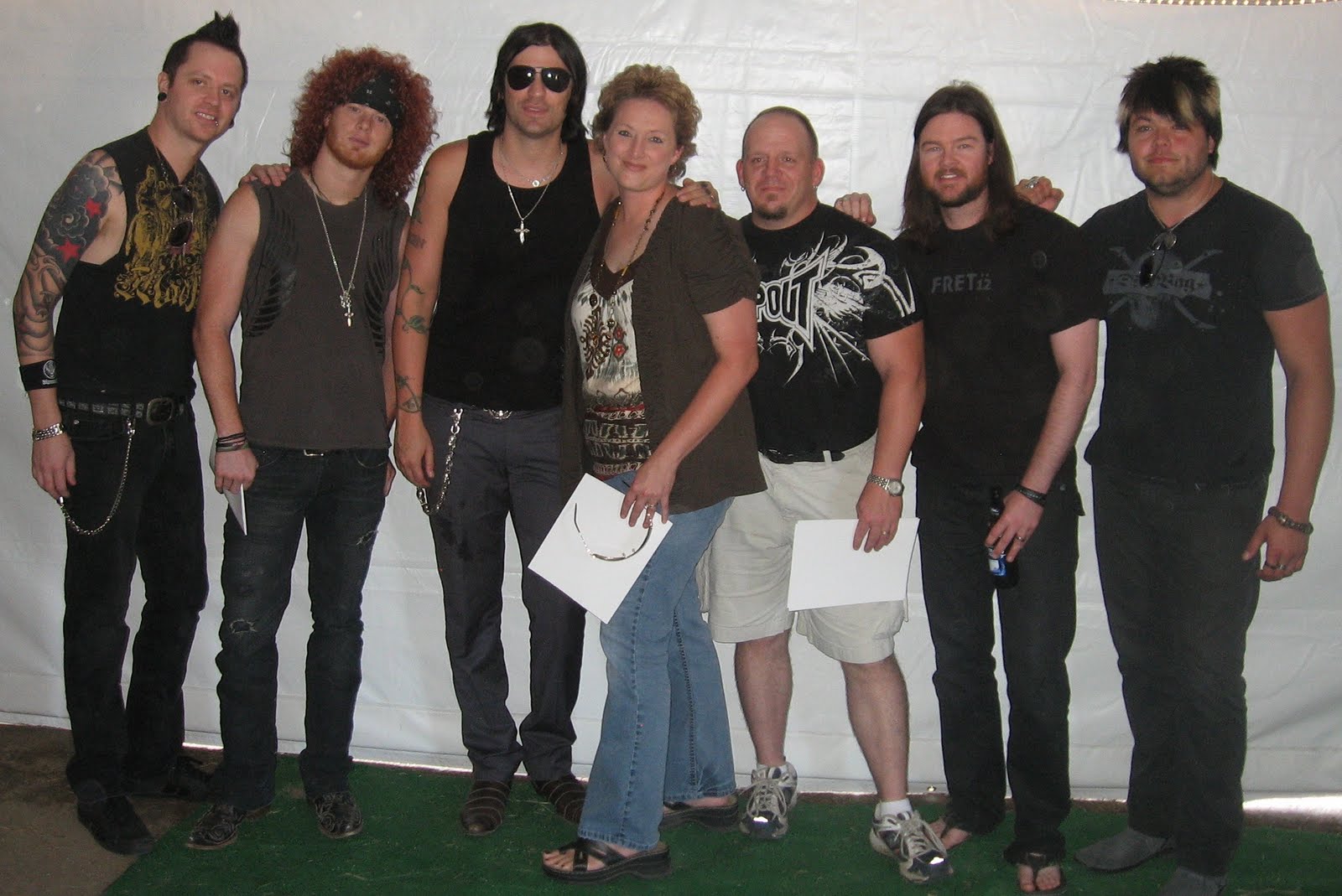 Glitter2Gutter: CONCERT REVIEW: Hinder & My Darkest Days (6/25/11)