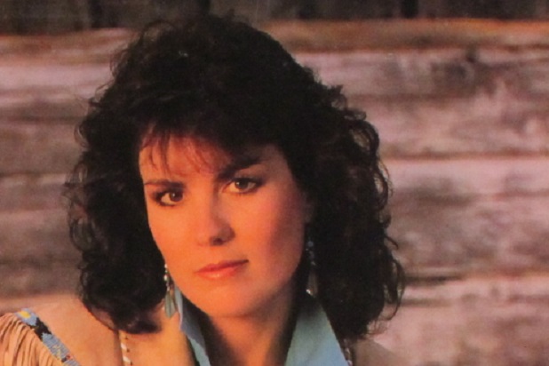 Ill Folks: Day is Done: HOLLY DUNN and "WHY, WYOMING"