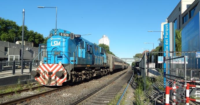 CRÓNICA FERROVIARIA: Ferrobaires: Sacan de circulación de la Línea San ...