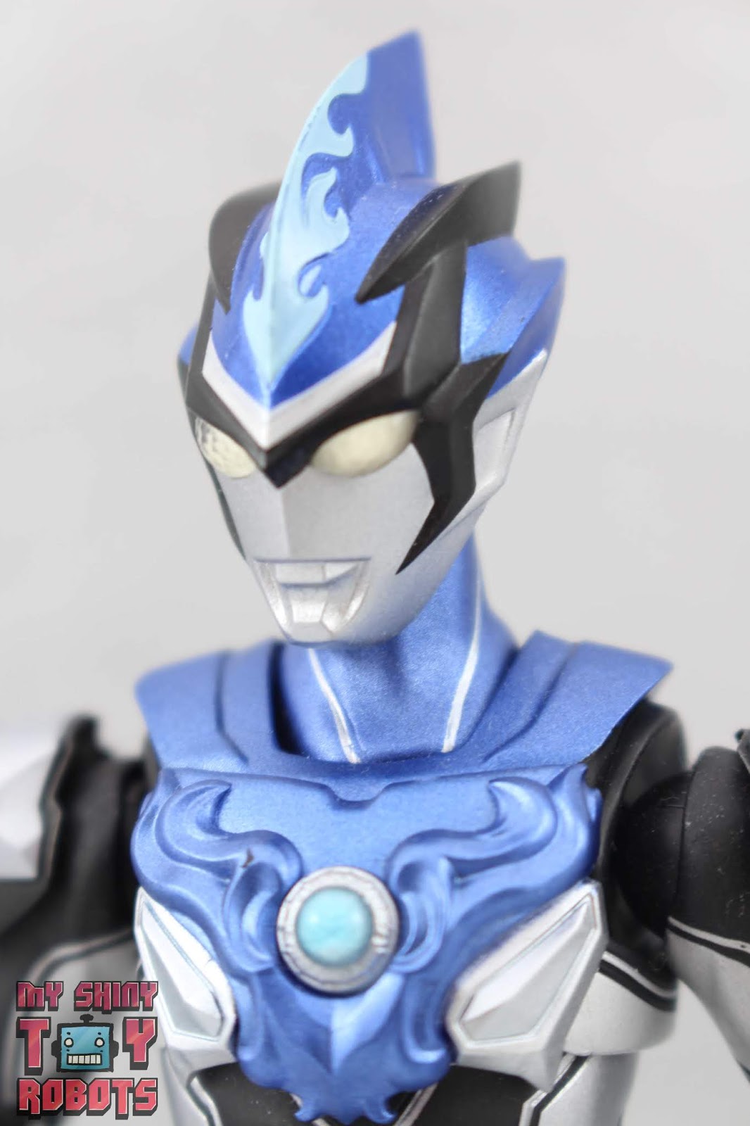 My Shiny Toy Robots: Toybox REVIEW: S.H. Figuarts Ultraman Blu Aqua