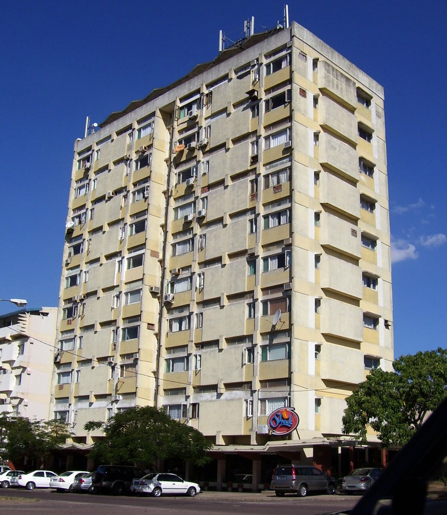 Prédio do Sheik do meio dos anos 60 na Polana. Esposa de Prometheus de ...