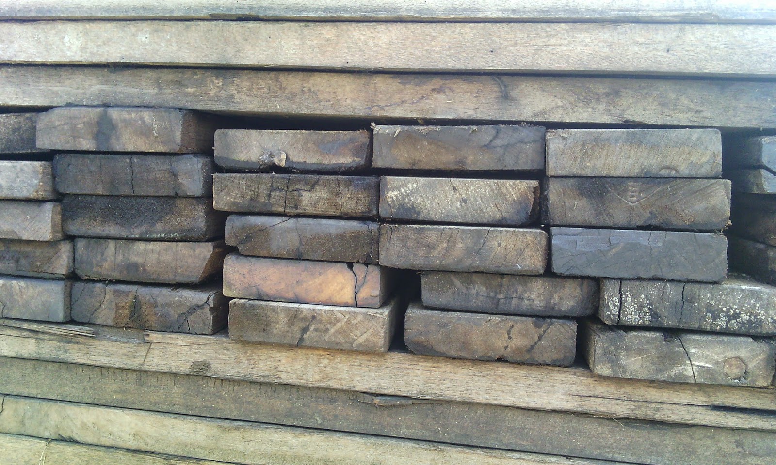 23 Info Populer Pintu Kayu Bulian