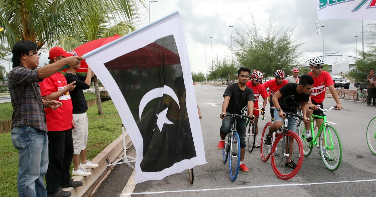 Gambar Budak Naik Basikal