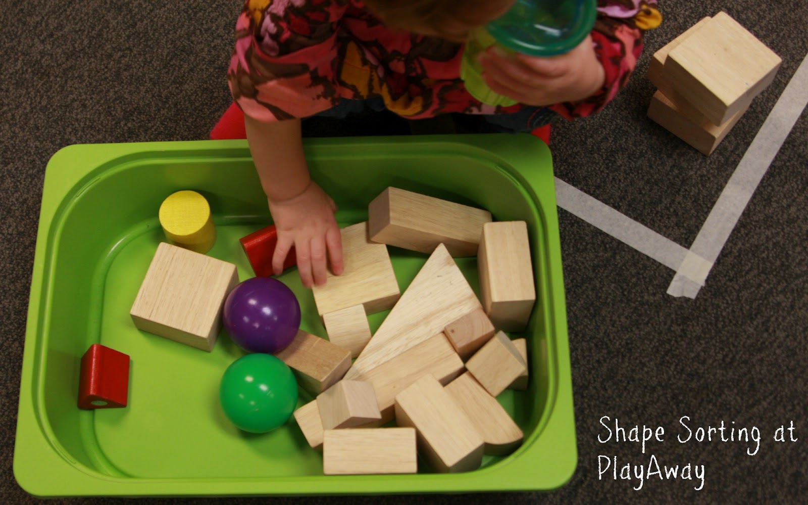 PlayAway; Explore.Discover.Grow: Shapes