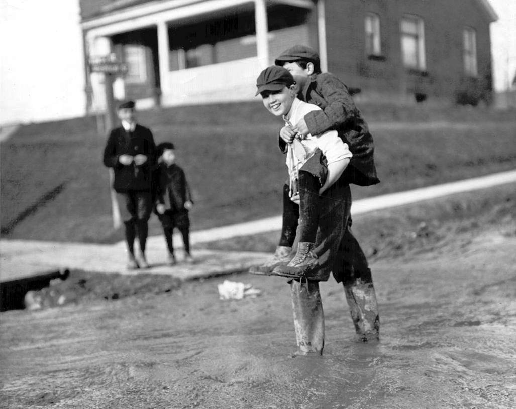 History in Photos: Mud