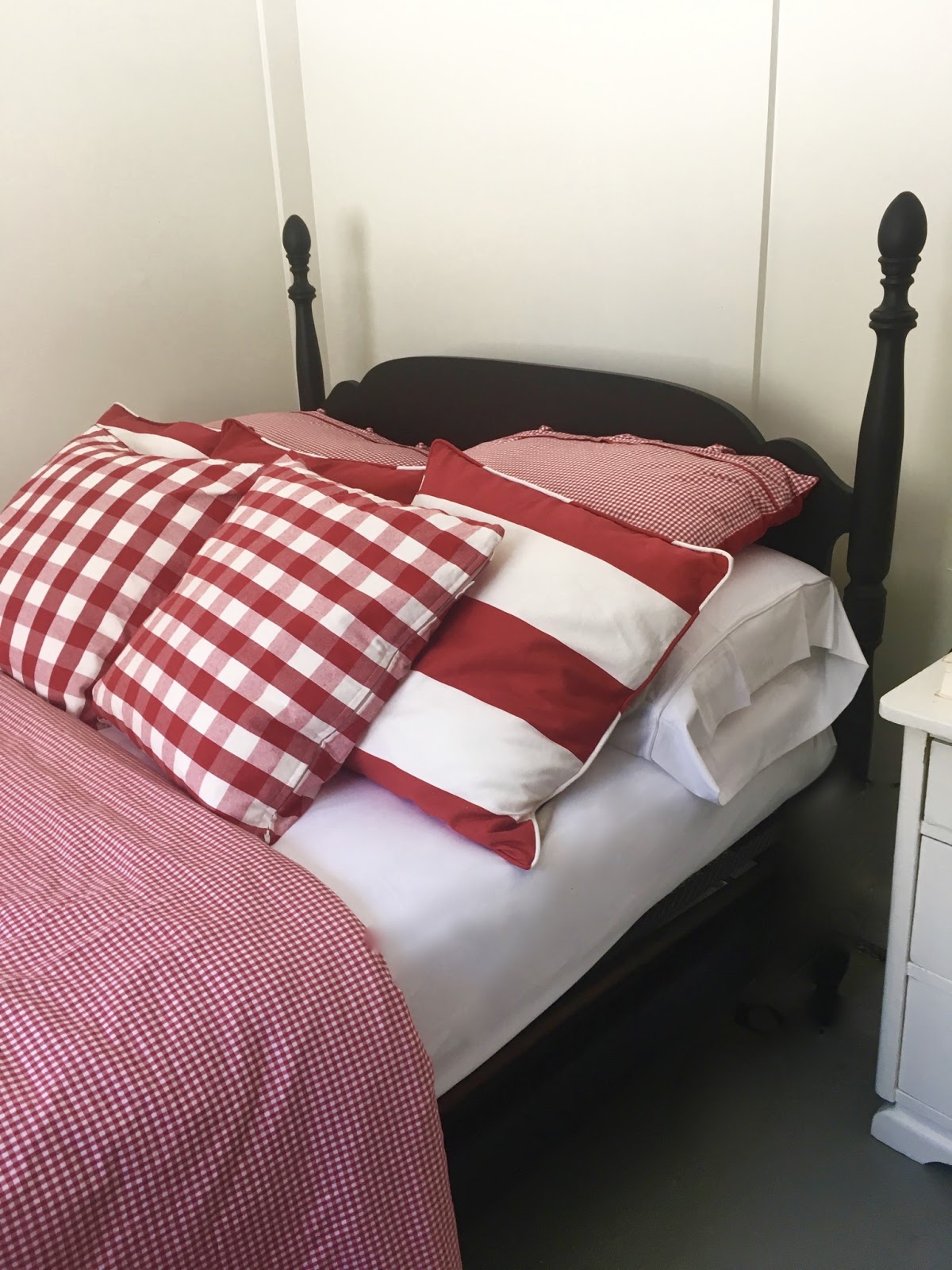 The Yellow Cape Cod: The First Project at The Blog Cabin - The Bed