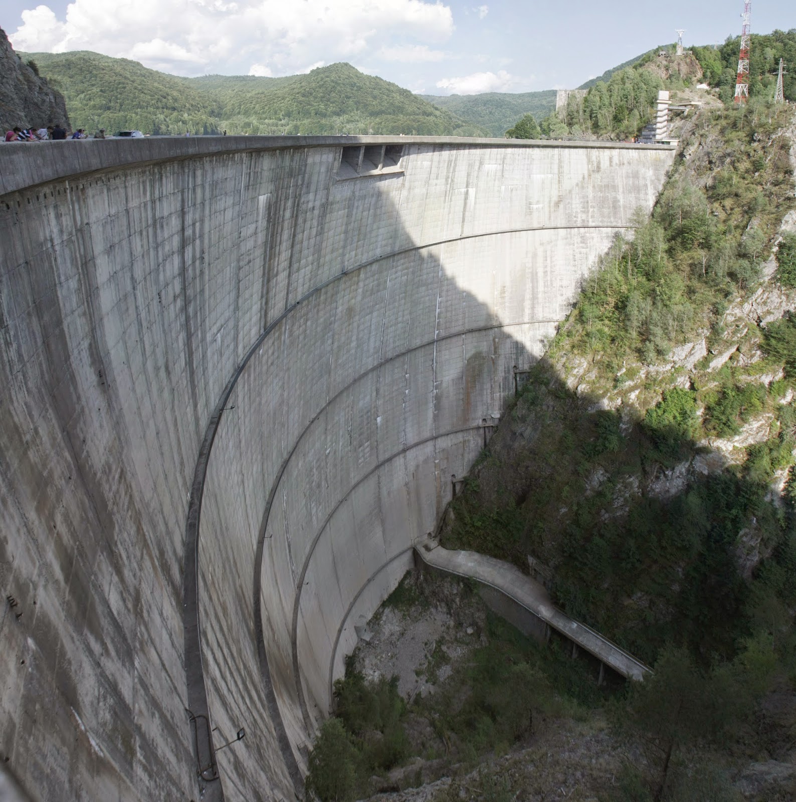 Amazing Romania: VIDRARU LAKE