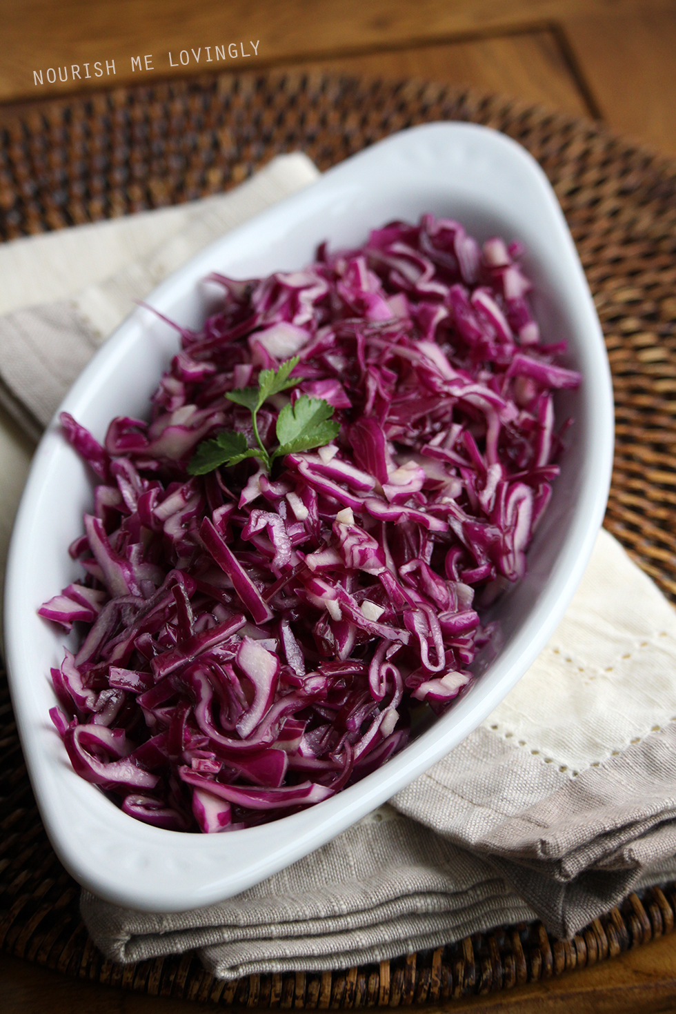 Nourish me lovingly: Crunchy red cabbage salad (PALEO, RAW)