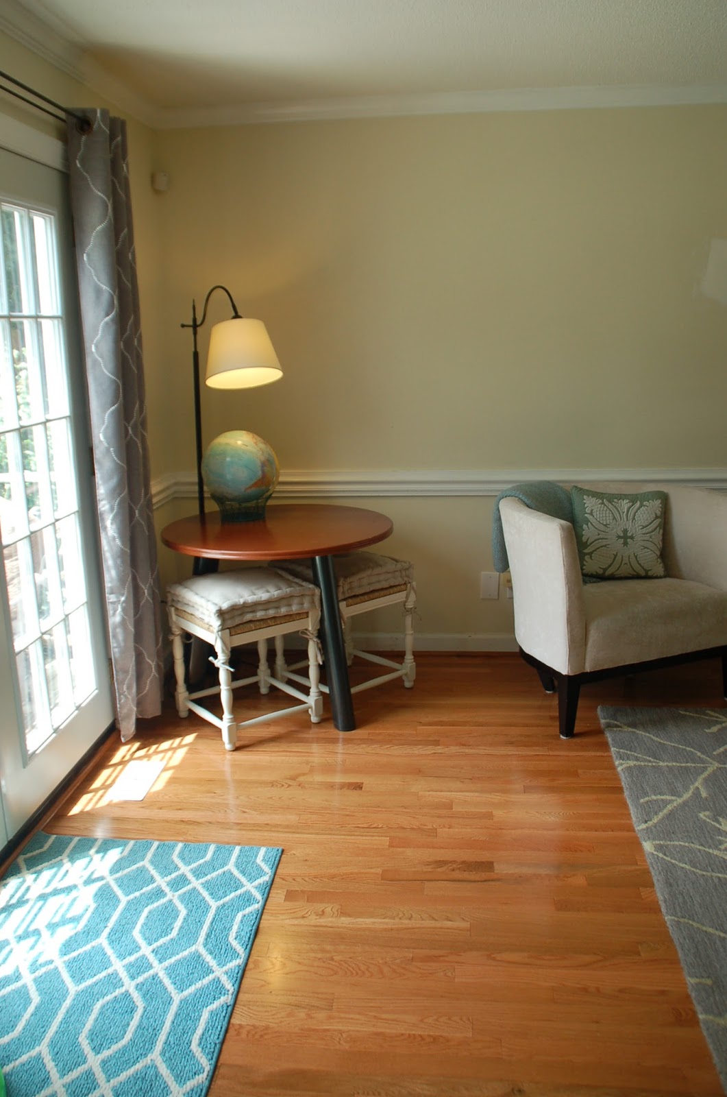 Thrifty Finds and Redesigns: Living Room Update- New Table
