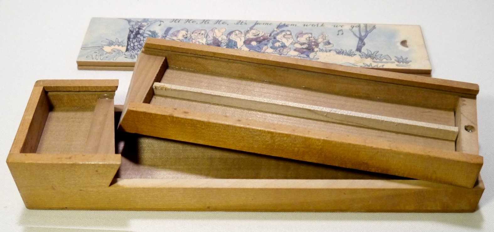 Filmic Light - Snow White Archive: Vintage 'Seven Dwarfs' Wood Pencil Box