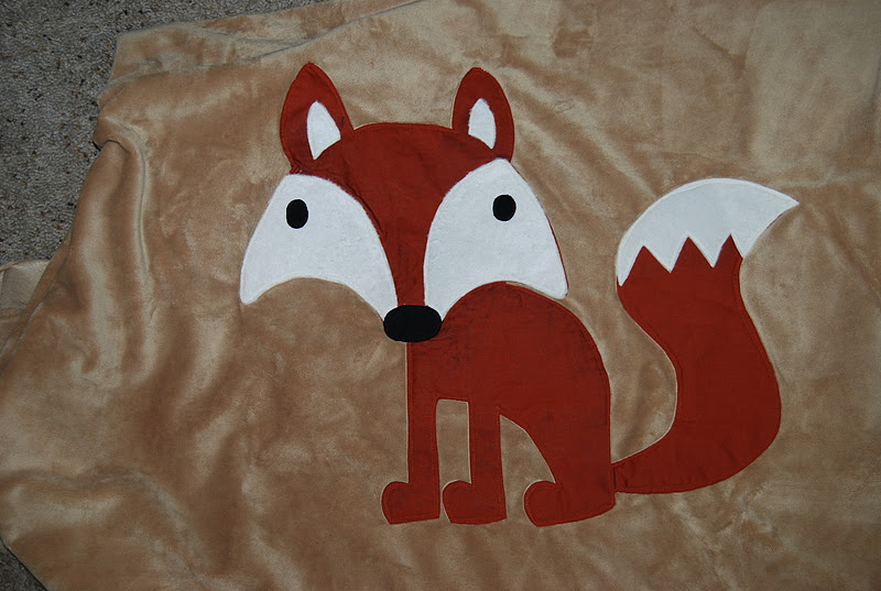 Two Belles and a Beau: Sew Crafty Saturday: Fox Quilt