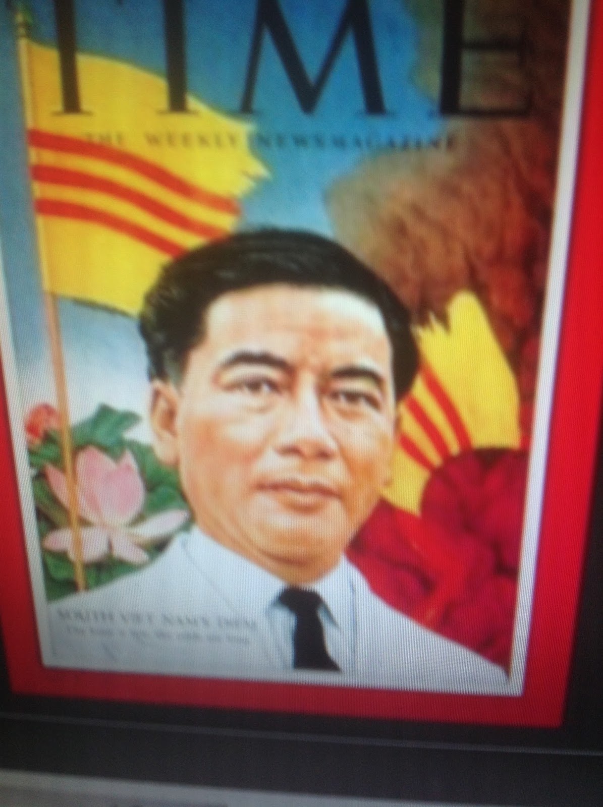 tản mạn văn chương / thếphong: nữ ca sĩ JULIE Quang:' thời sự Saigon ...