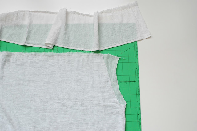 Trash To Couture: DIY: Off-the-Shoulder Ruffle Top