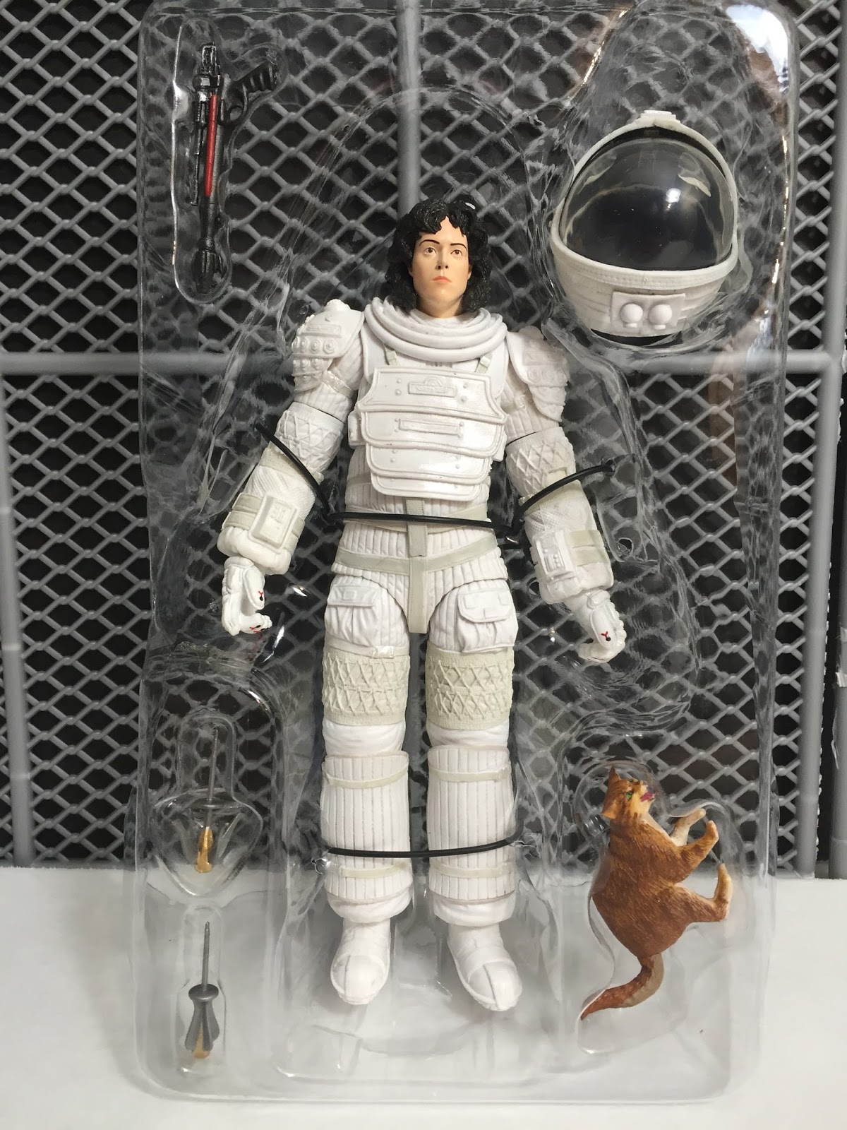 CobraShadowJoes: NECA Alien Ripley Compression Suit Figure Review