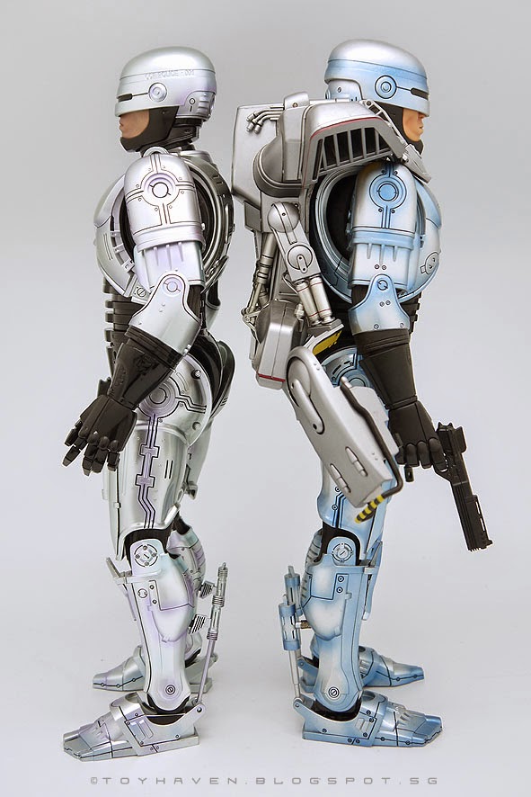 toyhaven: Comparison pictures of Hot Toys MMS202-D04 die-cast RoboCop ...