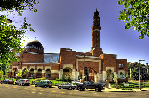 Hla Oo's Blog: Boston Mosque Radicalized Chechen-Muslim Brothers?