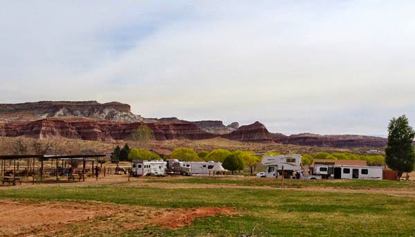 Camping and Horses : PARIA RIVER RANCH AND CAMPGROUND