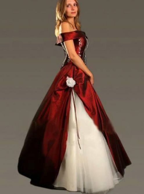 SUN SHINES: Amazing Red color Wedding Dress
