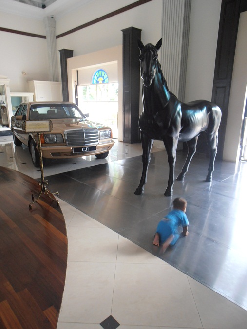 SENI LAMA MELAYU (MALAY OLDEN ART): Galeri (Gallery of) Sultan Azlan Shah