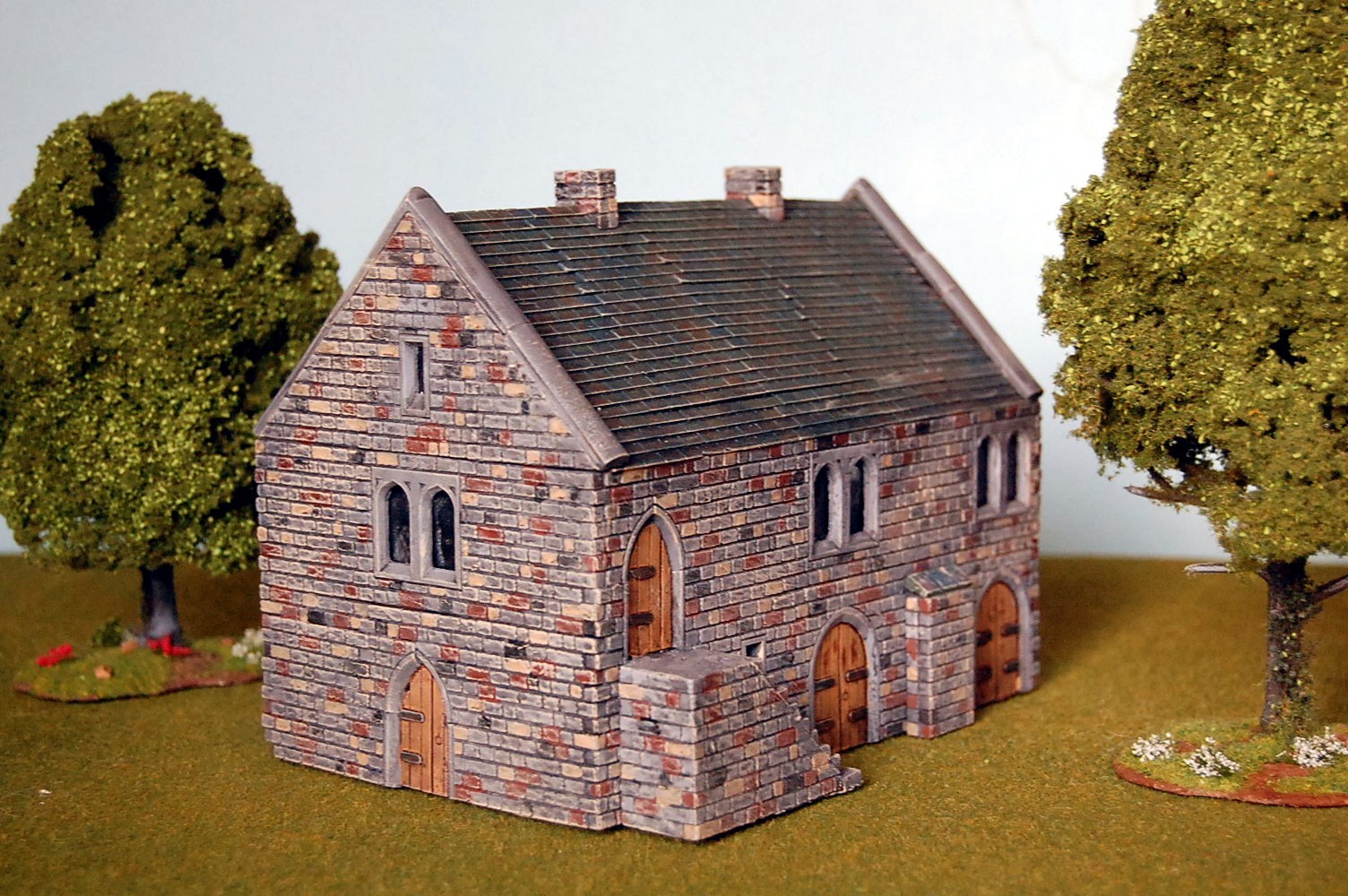 Miniature Minions: HO scale buildings with Linka
