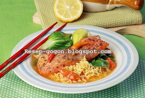 Resep Membuat Ramen Salmon Pedas Nikmat dan Lezat