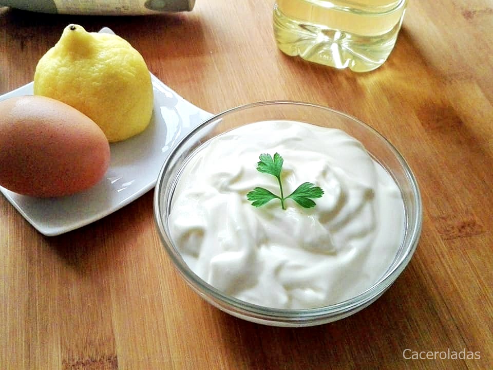 Mahonesa o mayonesa casera fácil | Caceroladas