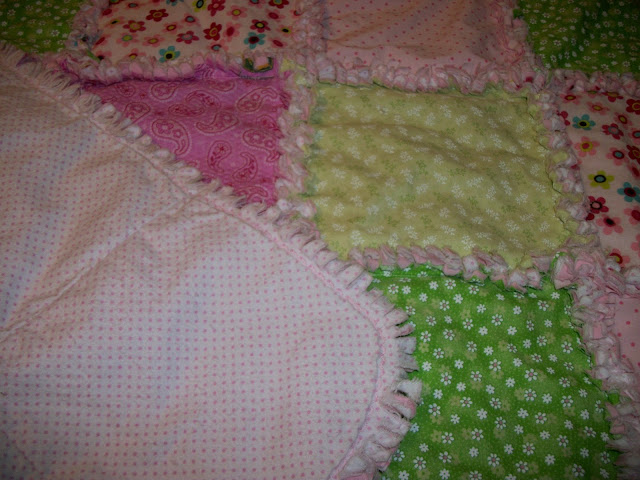 Deerecountry Quilts : Pink Happy baby girl rag quilt