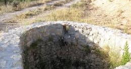 Georgina Thompson: CISTERNAS ROTAS