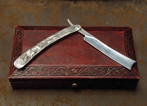 Kweeny Todd: Wicked Weapons: The Straight Razor