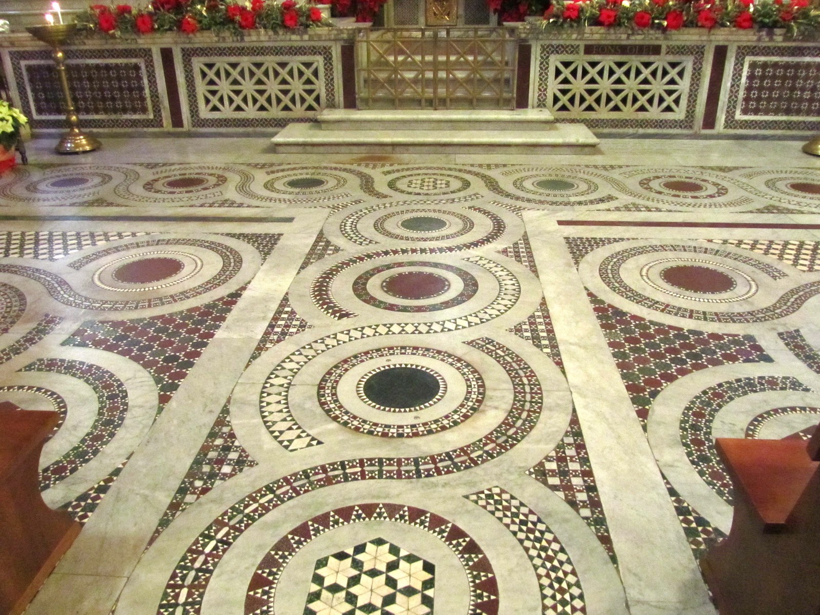 il nostro tempo in Italia: Cosmati Floors