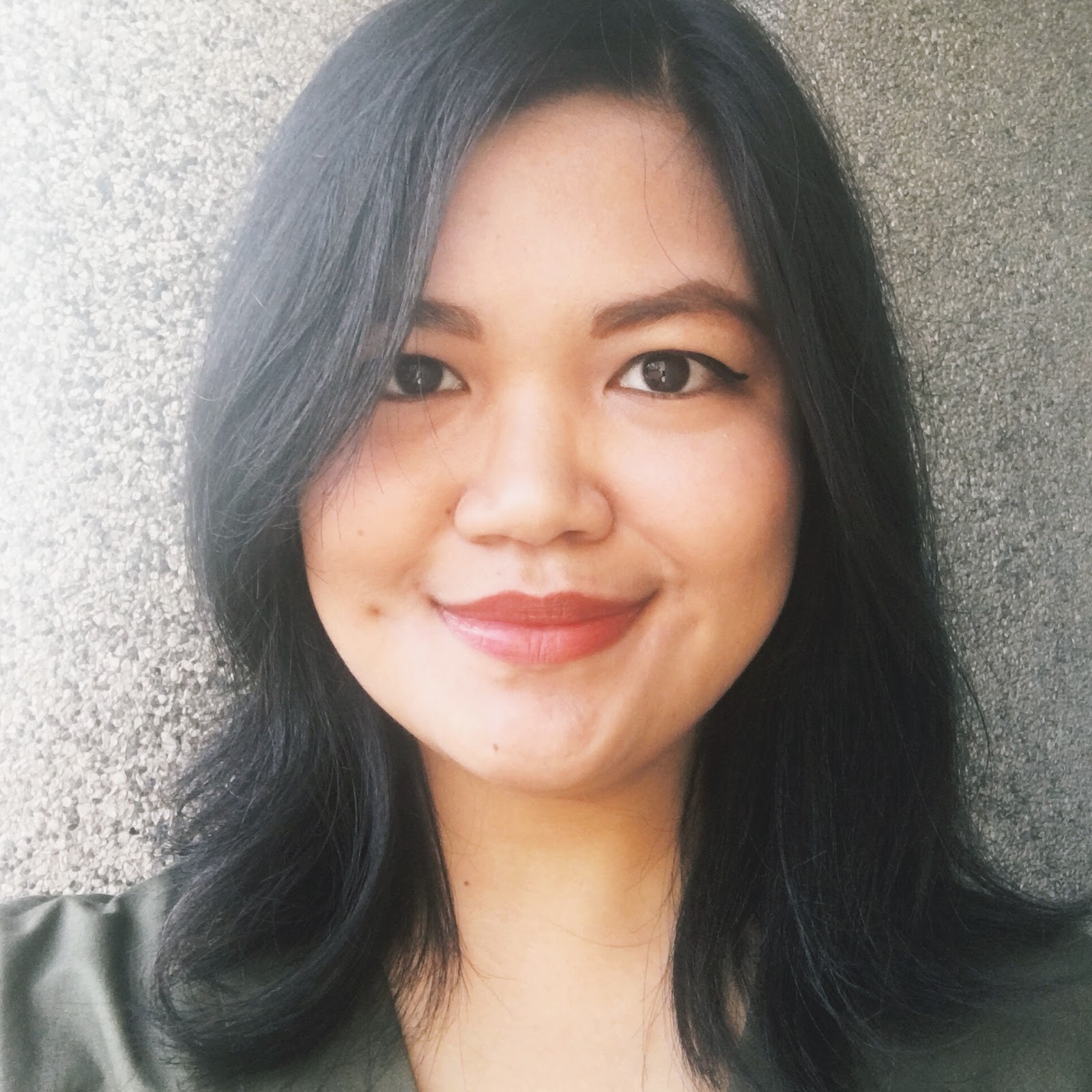 Review: Moringa-O2 2-in-1 Herbal Anti-Dandruff Shampoo and Conditioner ...