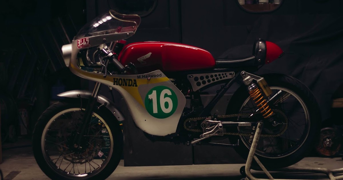 RC166 Mike Hailwood tribute - RocketGarage - Cafe Racer Magazine